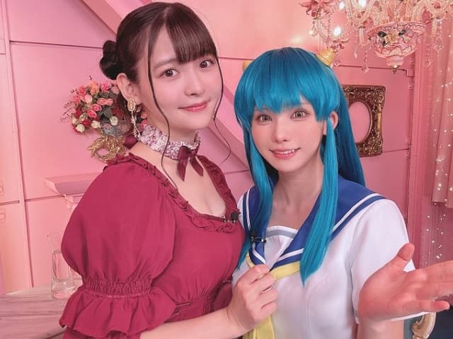 Cosplay Queen Enako Steals the Show: A Jaw-Dropping 2-Person Act with ...